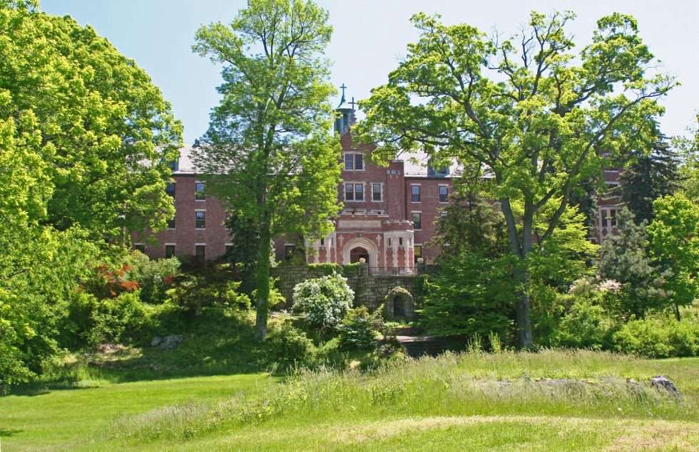 Retreat Facilities and Setting for Contemplation - The Garrison Institute